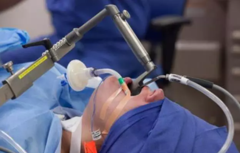 Microlaryngeal Surgery – Dr Mukesh Ramani – ENT Surgeon in Dubai